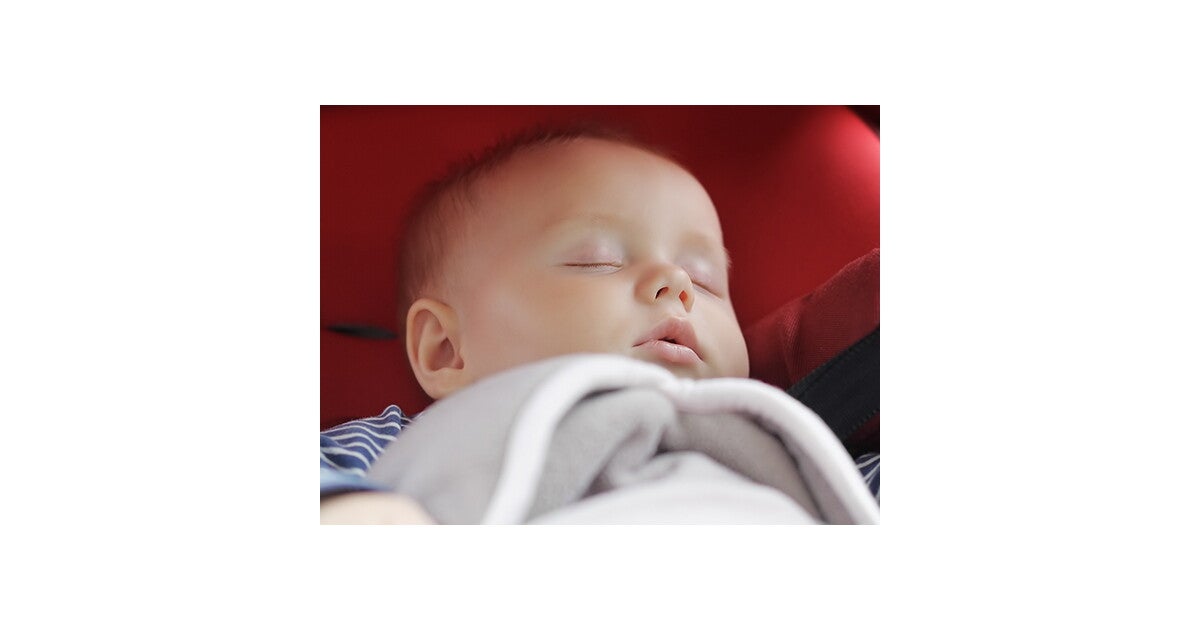 Taking Baby Out for the First Time Guide | Nestlé Baby & me